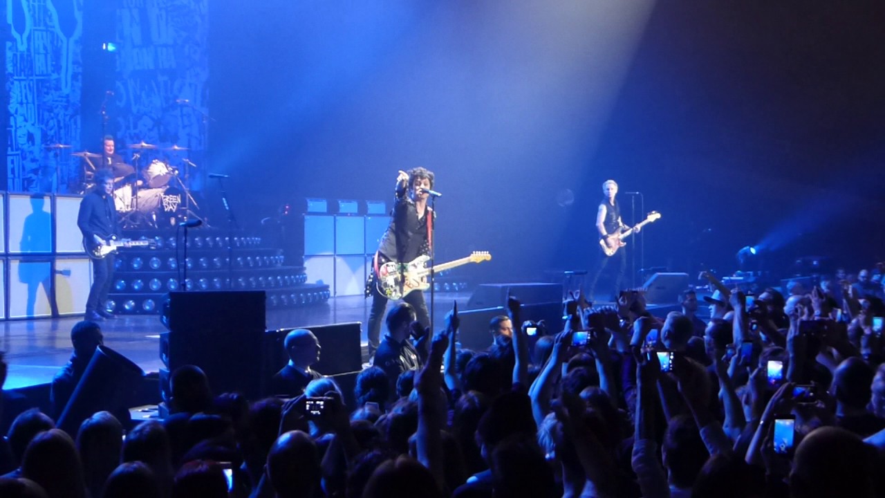 Green Day - Troubled Times & Longview - Live at Forest National ...