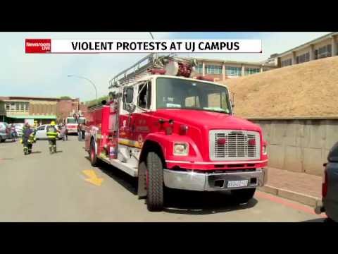 UJ Bunting road campus lecture halls set alight - YouTube