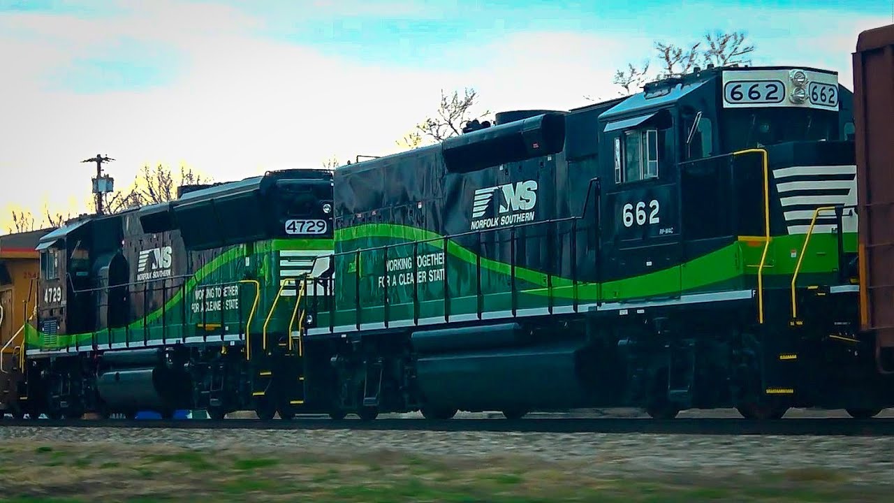 Awesome Pair Of NS ECO Units! Huge CSX Train Goes Under Giant Signal ...