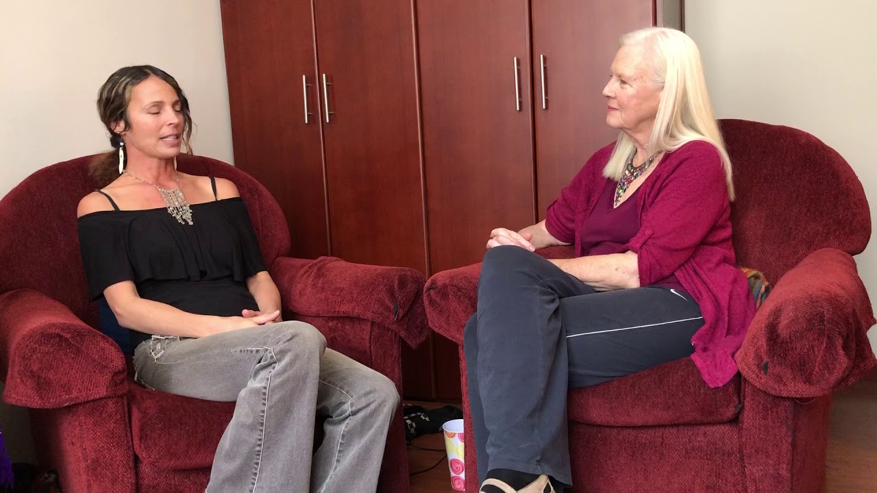 Entrevista with Hayley Marsden-Kroll - YouTube