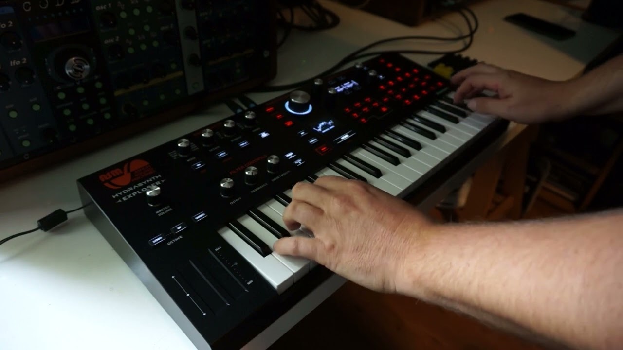 ASM Hydrasynth explorer - 2 analog sounding patches - YouTube
