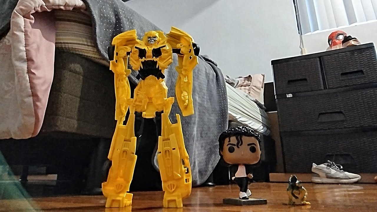 Michael Jackson y el dinosaurio y Bumblebee se hacen amigos - YouTube
