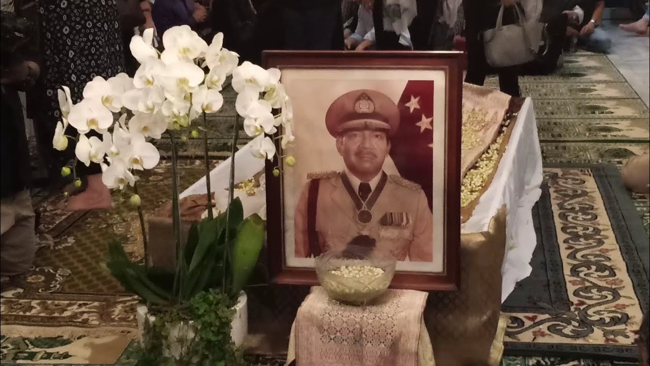 Mantan Kapolri Jendral Pol (Pur) Awaloedin Djamin Tutup Usia - YouTube