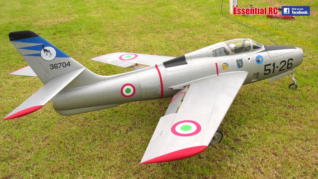 GIANT SCALE Republic F-84F THUNDERSTREAK RC turbine jet (Sorvolando ...