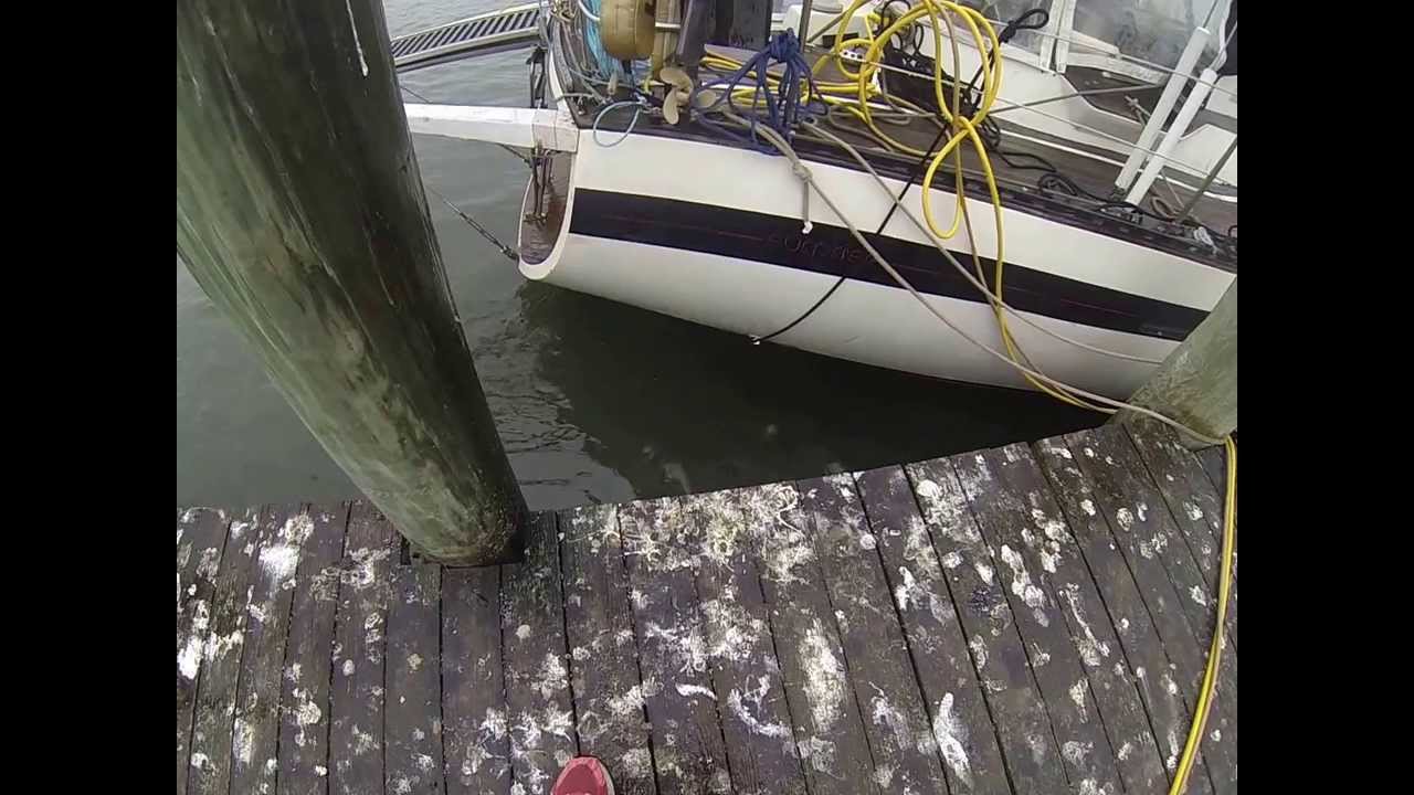 Commercial diver, diver don, freeing our entangled prop - YouTube
