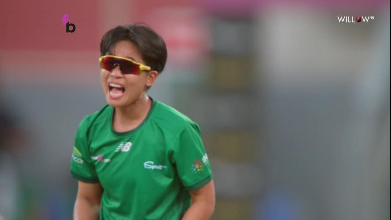 Nattaya Boochatham 2 wickets vs Sapphires, | 8th Match - Spirit vs ...