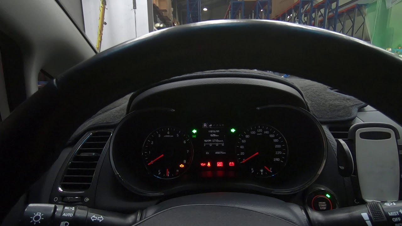 기아자동차 K3 후진시 자동비상등 후깜 후진시 릴레이 모듈을 영상과 같이 설치이후에는 후진기어 동작시 자동으로 비상버튼을 누르지 않아도 자동으로 깜빡이가 작동하는 편리성과