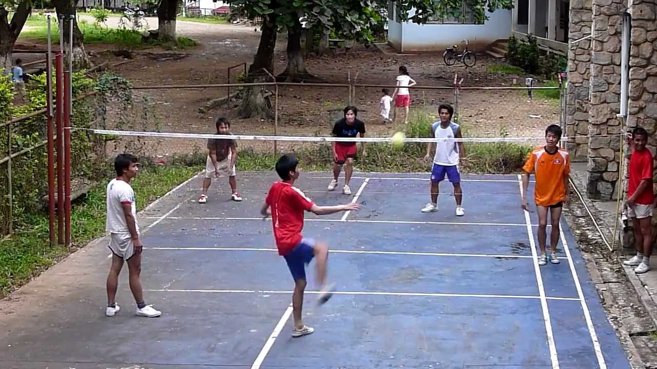 Sepak Takraw in Laung Prabang, Laos (Kataw) - YouTube