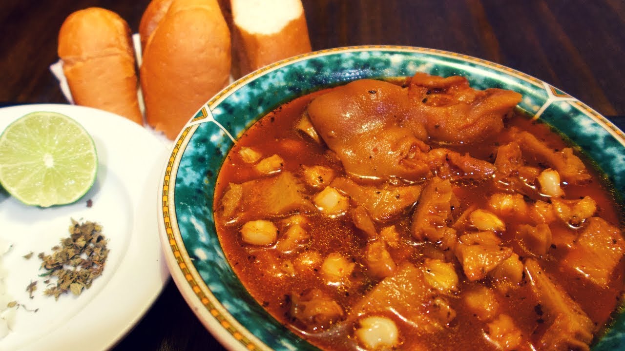 Menudo con pata de puerco para estos DIAS FESTIVOS - YouTube