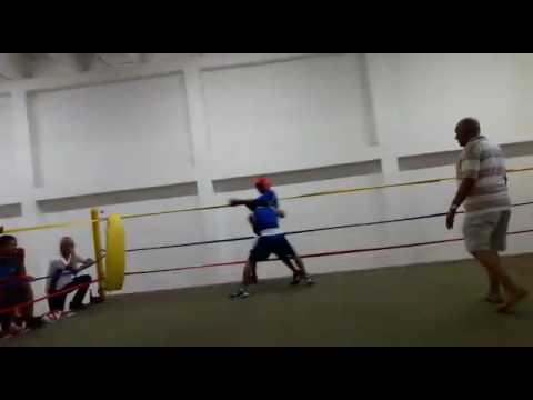 Pedro Pinillo Sparring (BúfaloPek) - YouTube