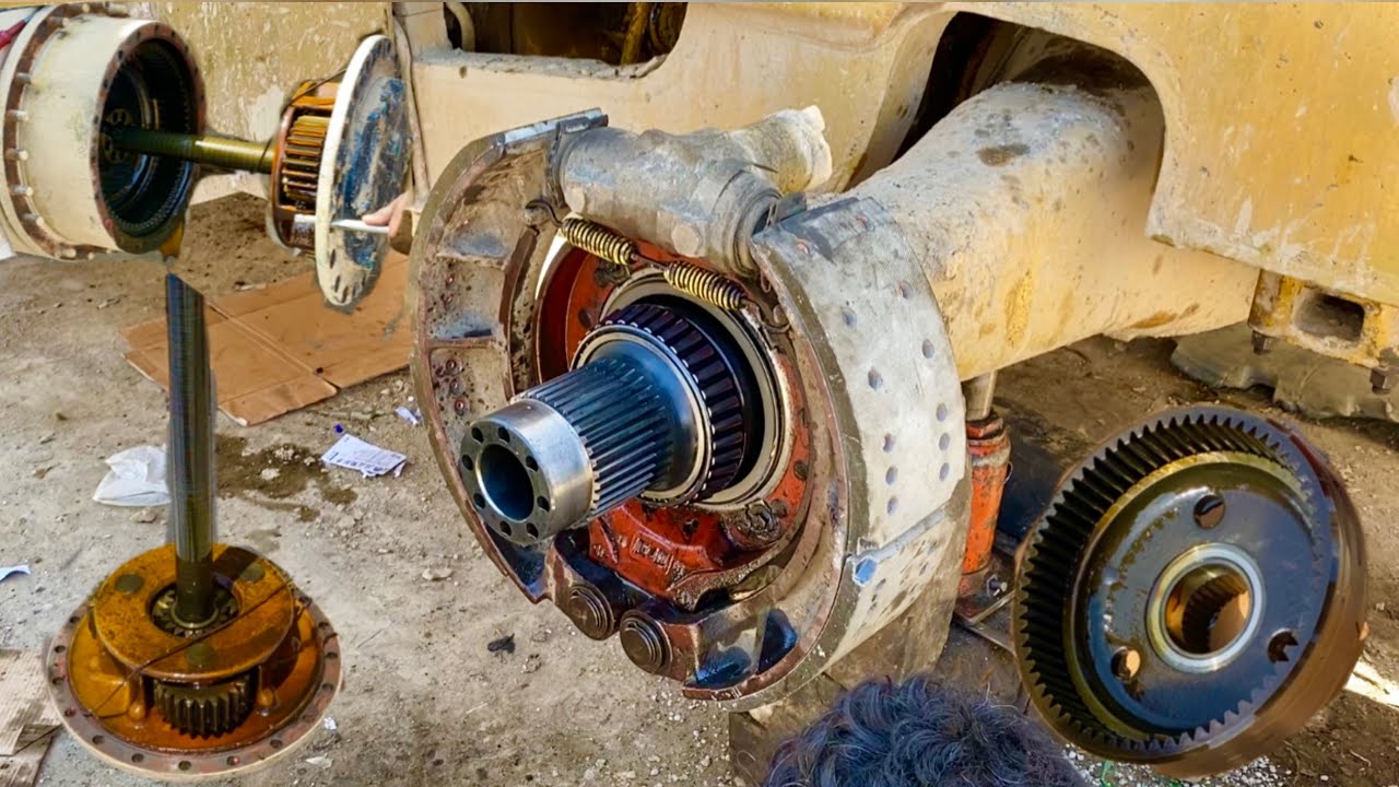 How Expert Mechanic’s Change Brake Lining Of caterpillar wheel Loader ...