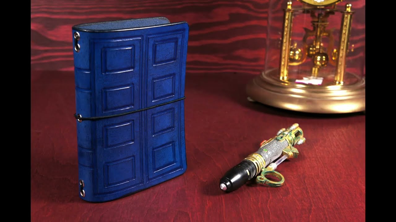 Making of a River Song Leather Travelers notebook from Doctor Who. DIY ...
