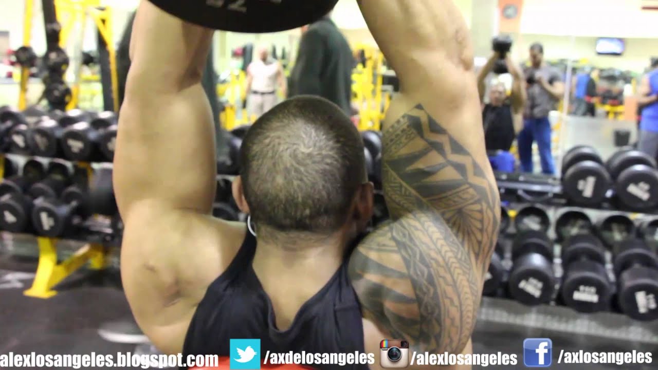 Measuring arm size at the gym - YouTube