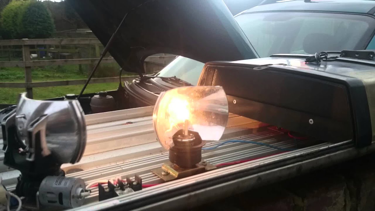 Police lightbar-premier hazard midimax - YouTube