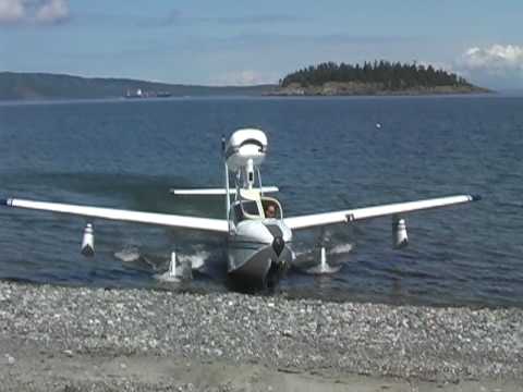 N7615L Lake LA4 Amphibious Seaplane parking on the beach - YouTube