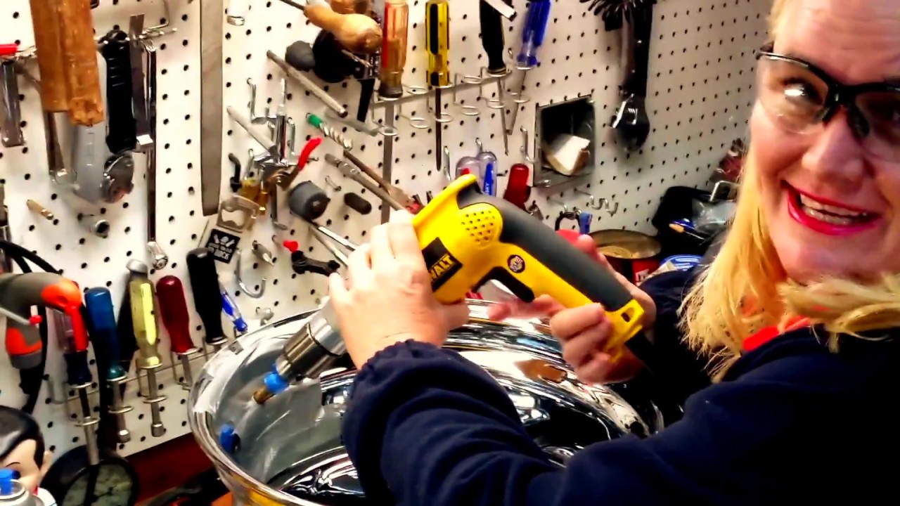 BLONDE CHICK MECHANIC: Dolly Delana drills out mag wheels ...