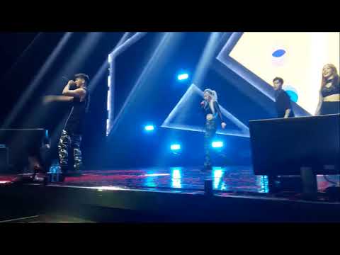 KARD Dimelo dance mirror
