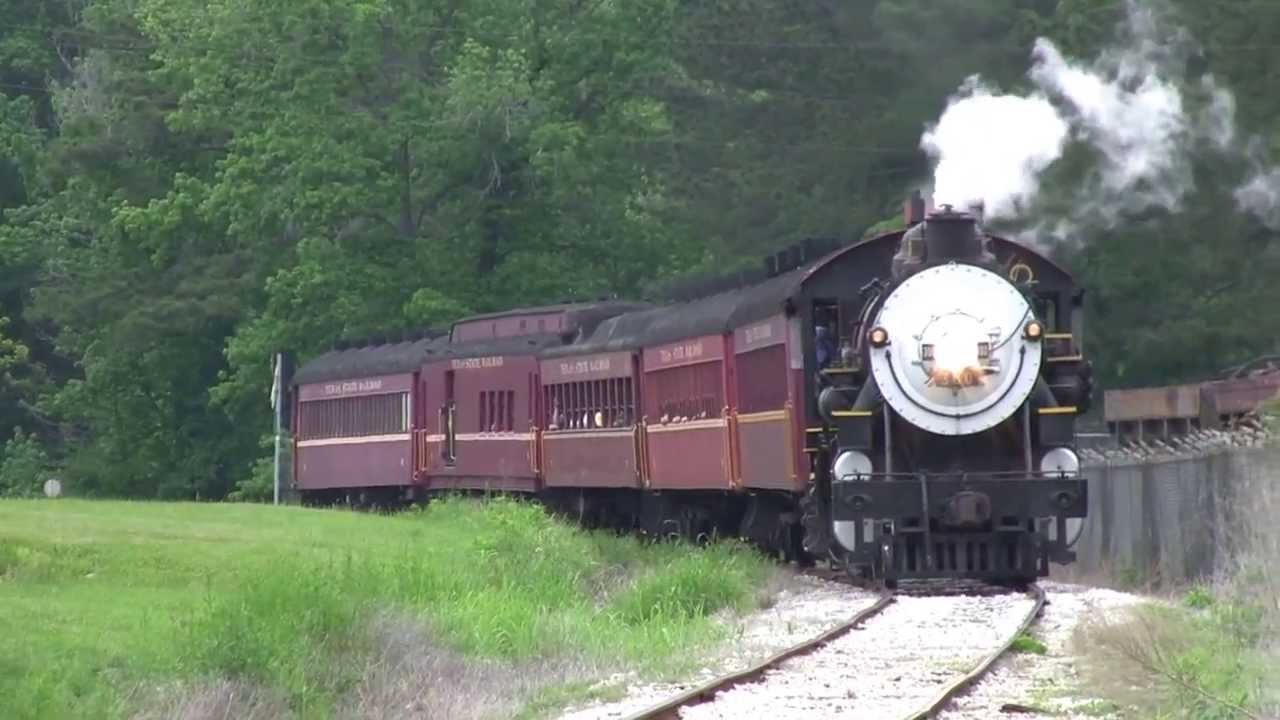 Texas State Railroad 300 rolling through Maydelle - YouTube