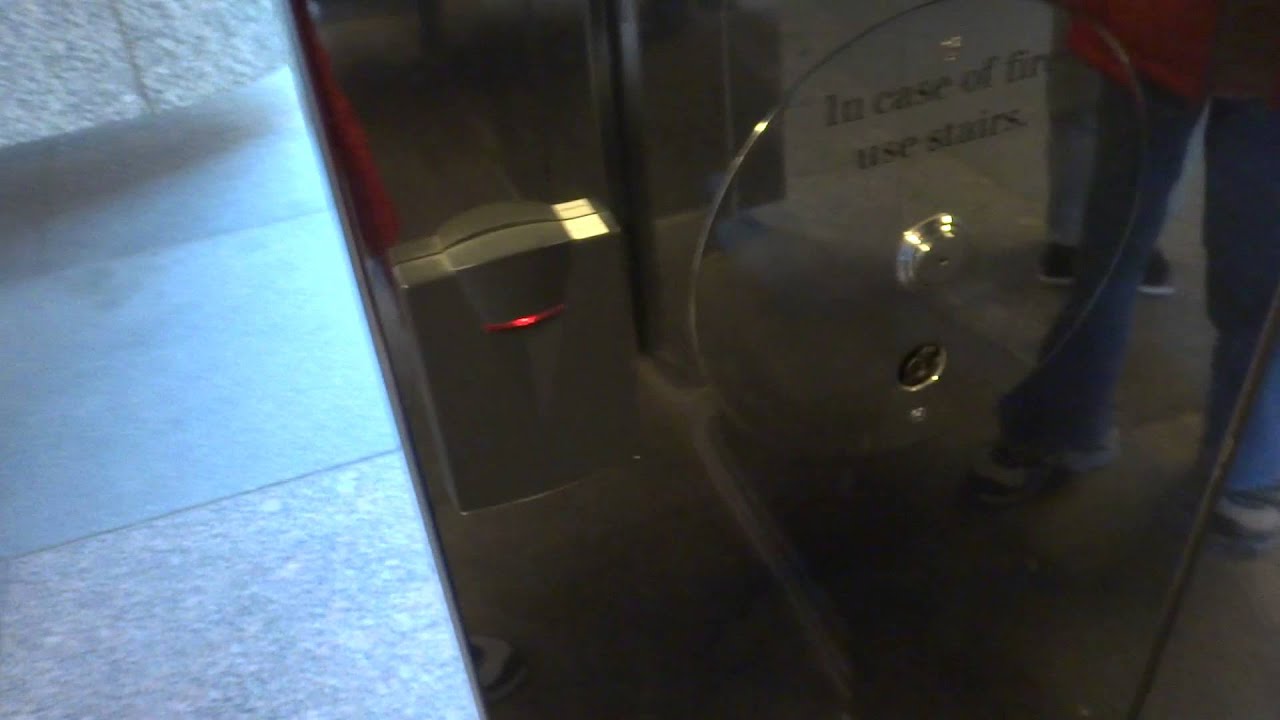 Epic Fail of an Otis Glass Elevator - YouTube