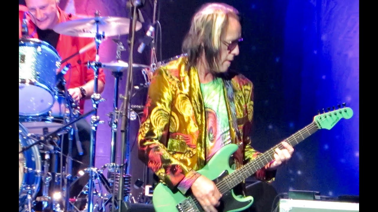 Todd Rundgren with Ringo Starr & His All Starr Band - I Saw The Light ...