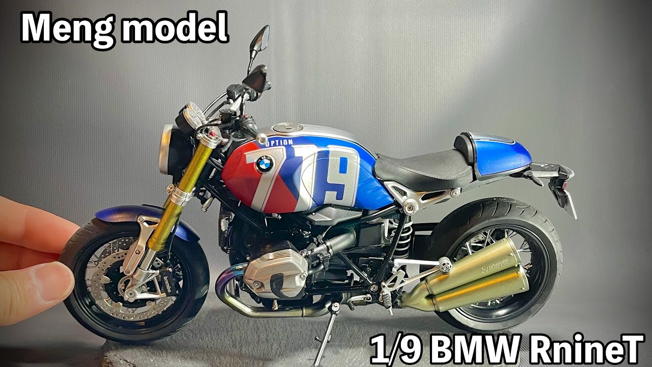 Meng model 1/9 BMW RnineT - YouTube
