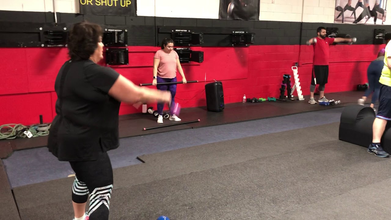 Monday night fitness class working HARD! - YouTube