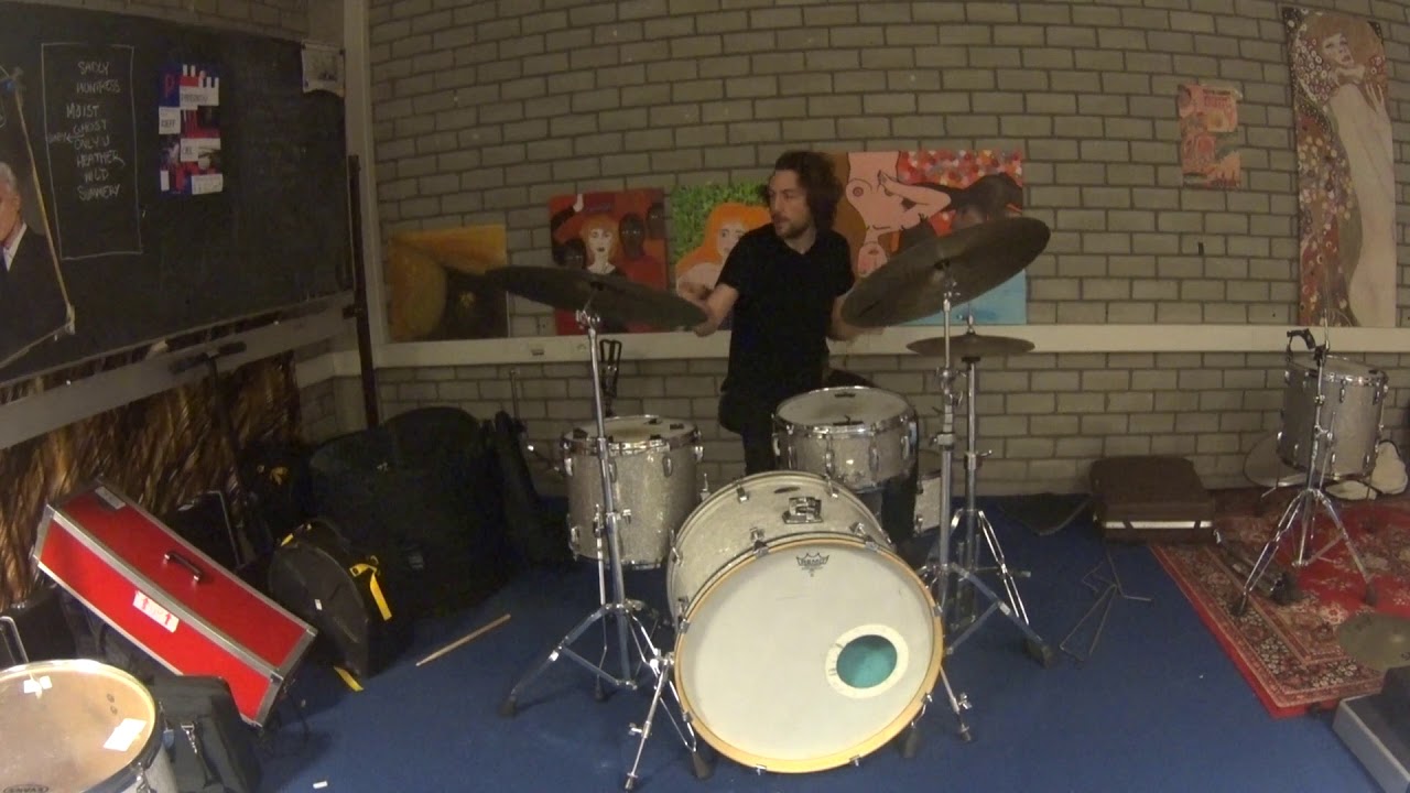Jesse Bosman - Funky Halftime Groove - YouTube