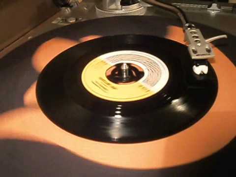 Traveling Man- The Techniques (Reggae version) - YouTube
