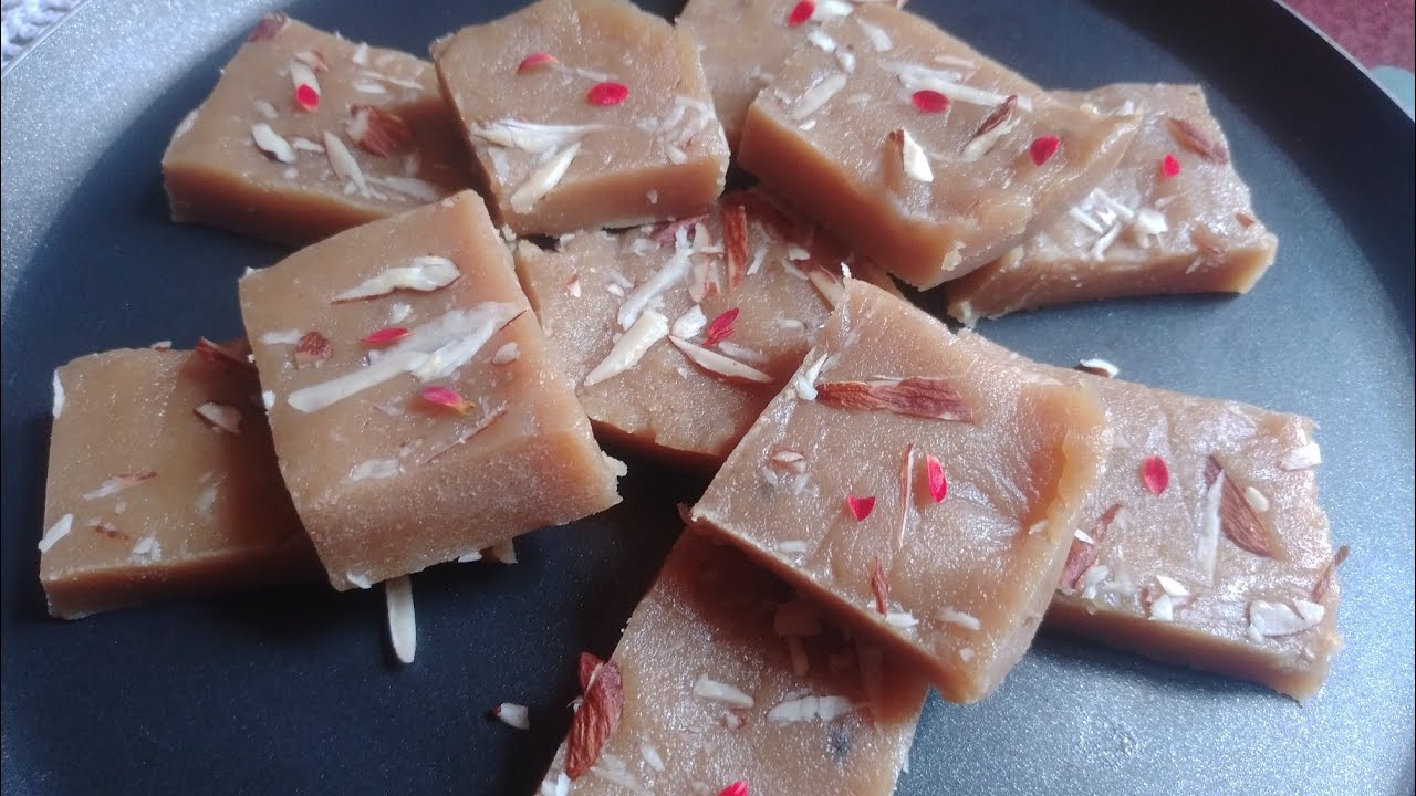 আটাৰ পৰা বনোৱা এটা মিঠাই ৰেচিপি। Easy homemade methai recipe 🤤 Assamese ...
