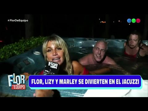 Marley mandibuleando con Flor Peña y Lizy Tagliani en el jacuzzi
