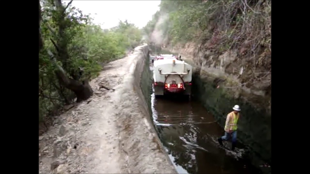 8ft tall AquaDam, Flume Pipes, Canal Isolation, Oakdale, CA 2009 - YouTube