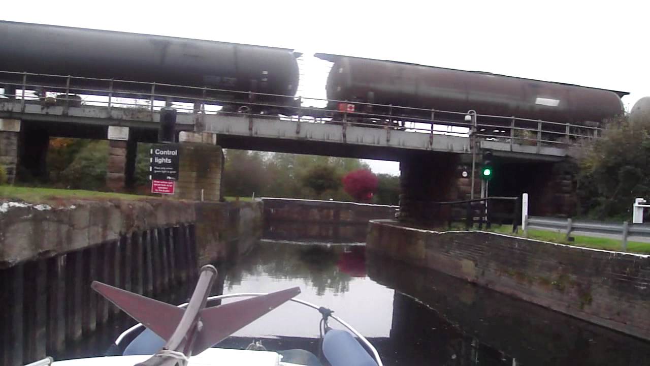 Newark Nether Lock - Nottingham - Lincoln Railway - YouTube
