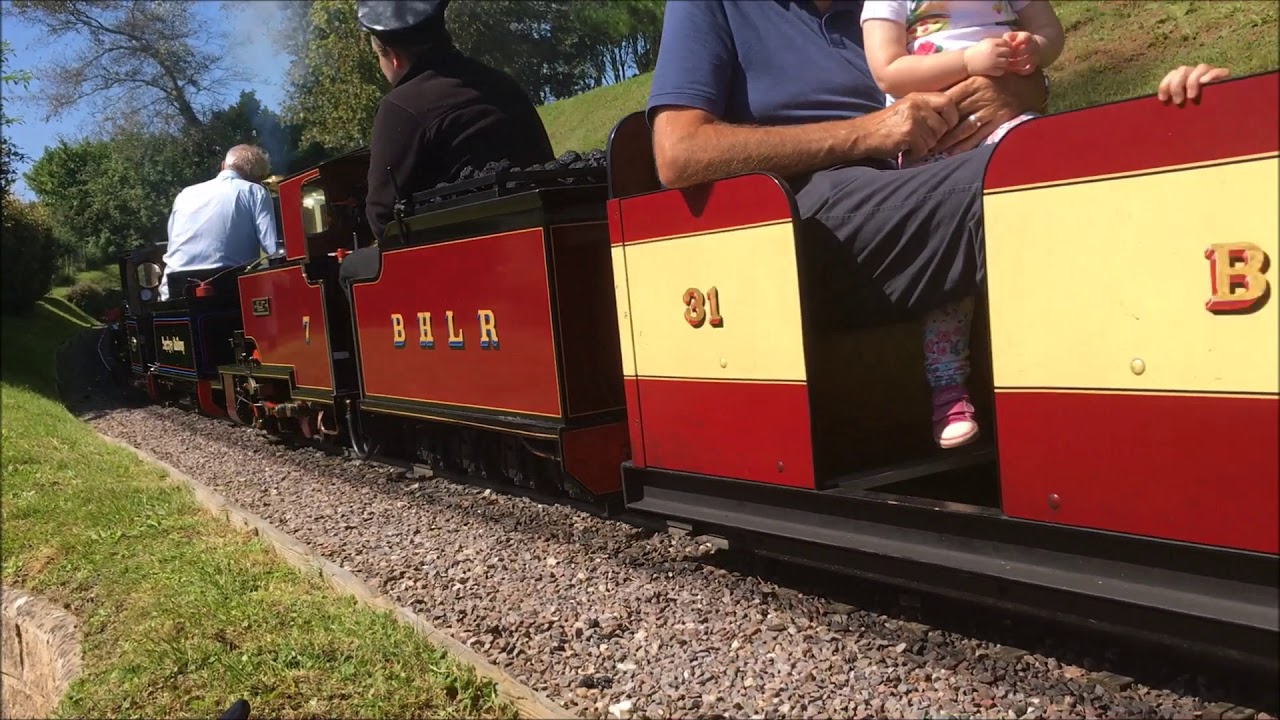 Trains On The Beer Hights Light Railway (Pecorama) - YouTube