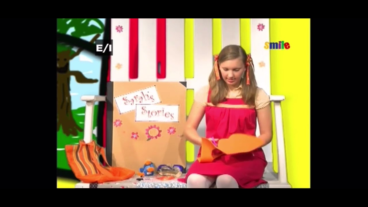 Sarah’s Stories Craft Time With Sarah Superhero Mask - YouTube