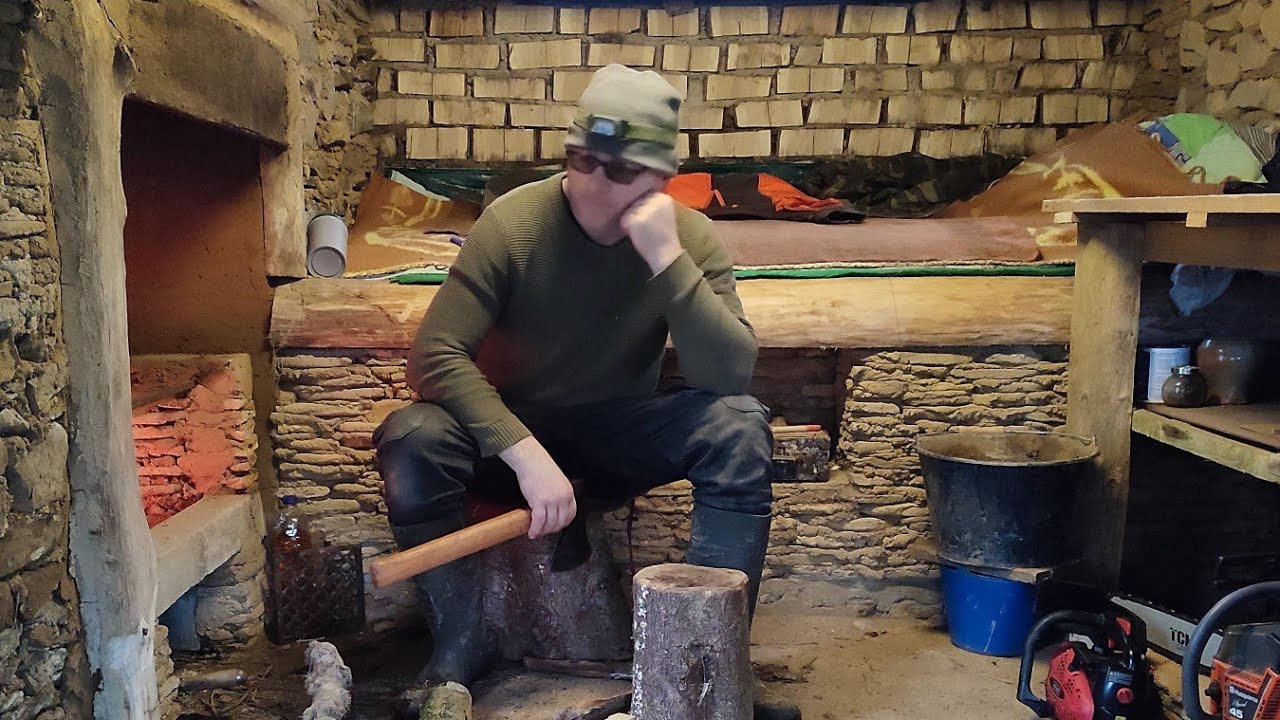 The tree that almost destroyed my shelter - extreme cutting - YouTube