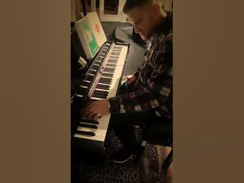 Midt om natten/kim larsen piano-kort version - YouTube