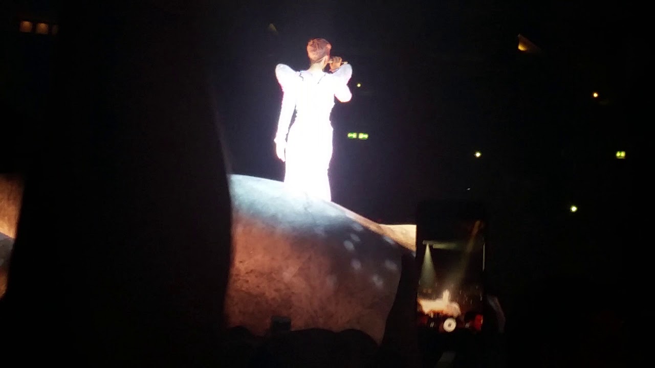 Katy Perry „Pendulum“ & „Firework“ Berlin 06 06 2018 - YouTube