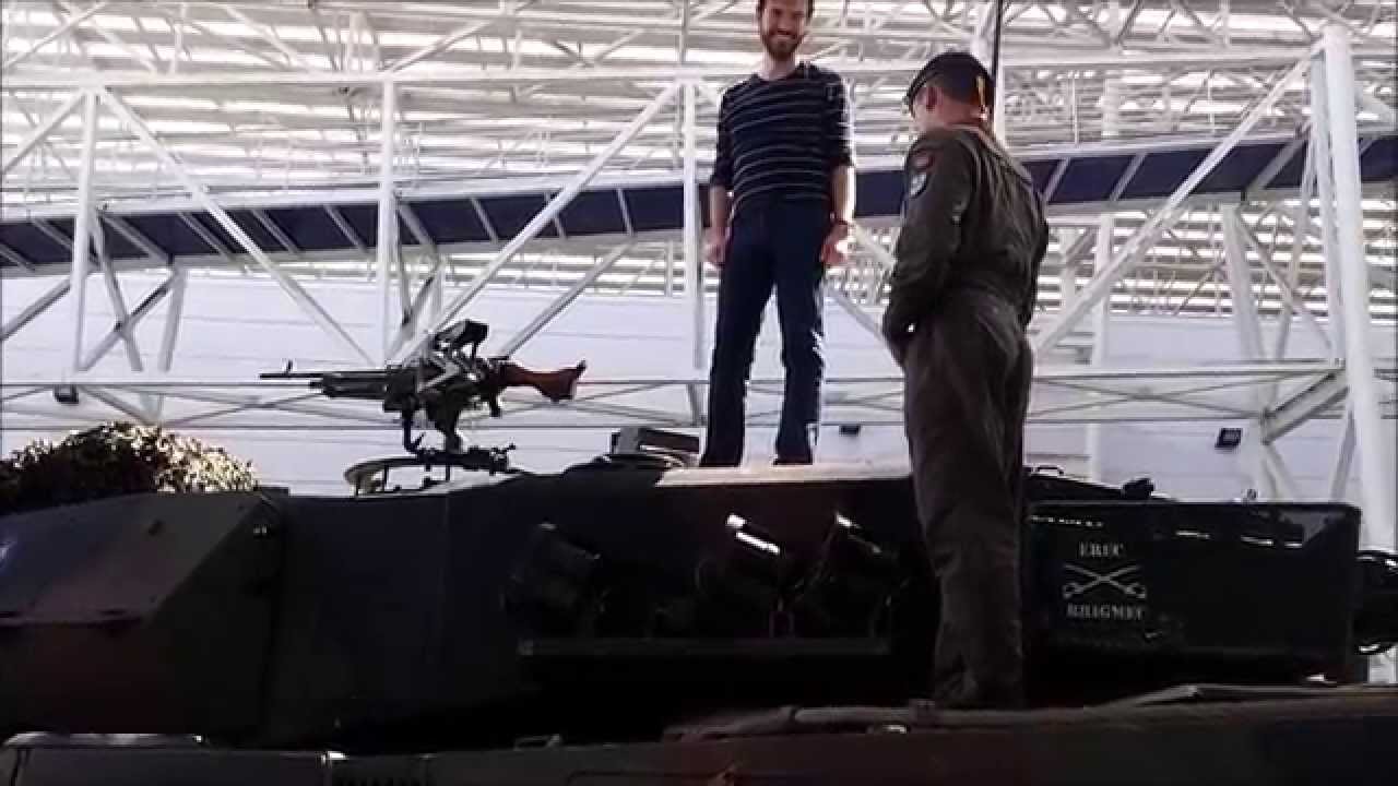 Tank Leopard 2 (2A6) engine start sound and rev up - YouTube