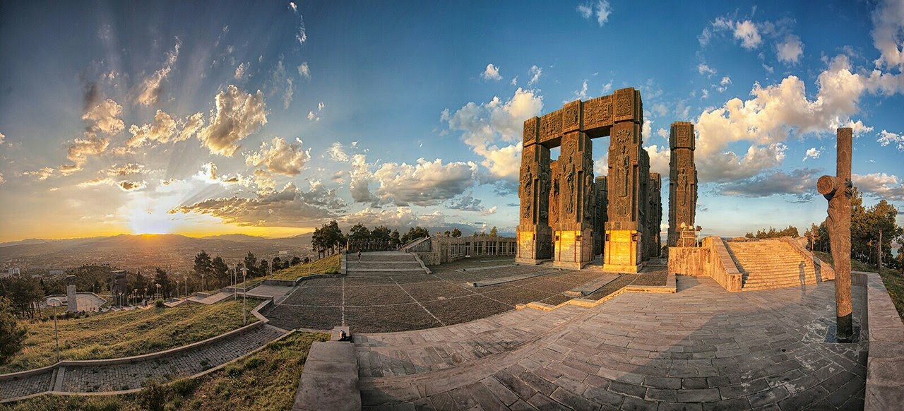 Tbilisis zgva / მონუმენტი - საქართველოს მატიანე / тбилисское море ...