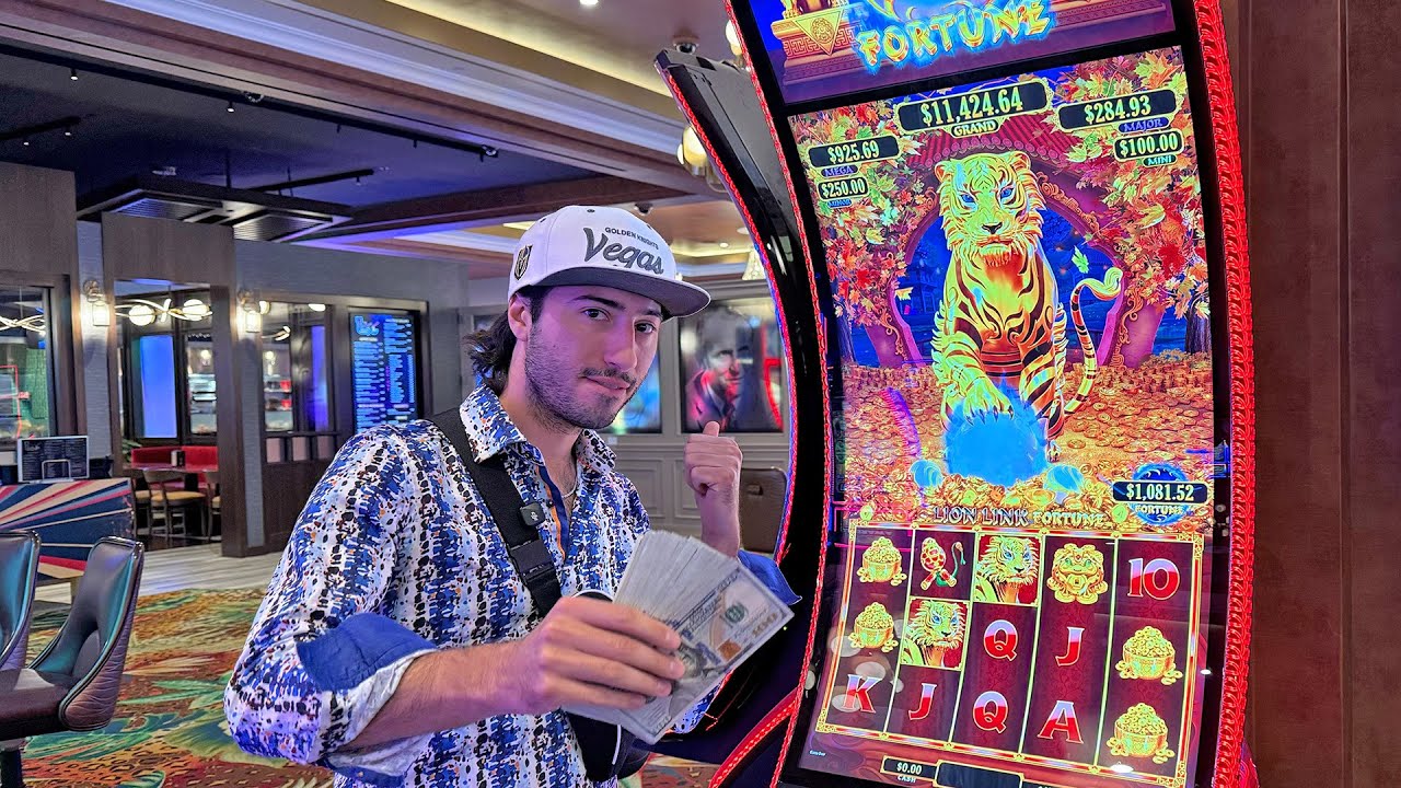 This Lion Link Fortune Slot Machine HAS VEGAS GOING! - YouTube