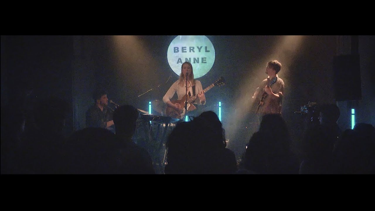 Beryl Anne - Land of Mine (Live at Roodkapje) - YouTube