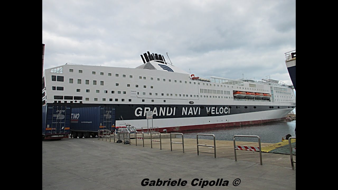 [HD - Navi Traghetto] Nave "La Superba" della compagnia "Grandi Navi ...
