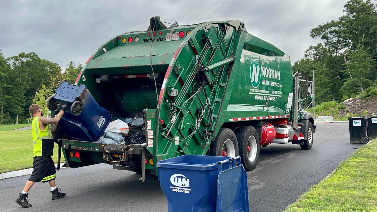 Ex-Noonan Garbage Truck Flying Through Trash - YouTube