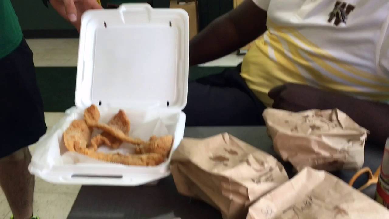 Michigan's Best Fried Chicked: Eastside Fish Fry in Lansing - YouTube
