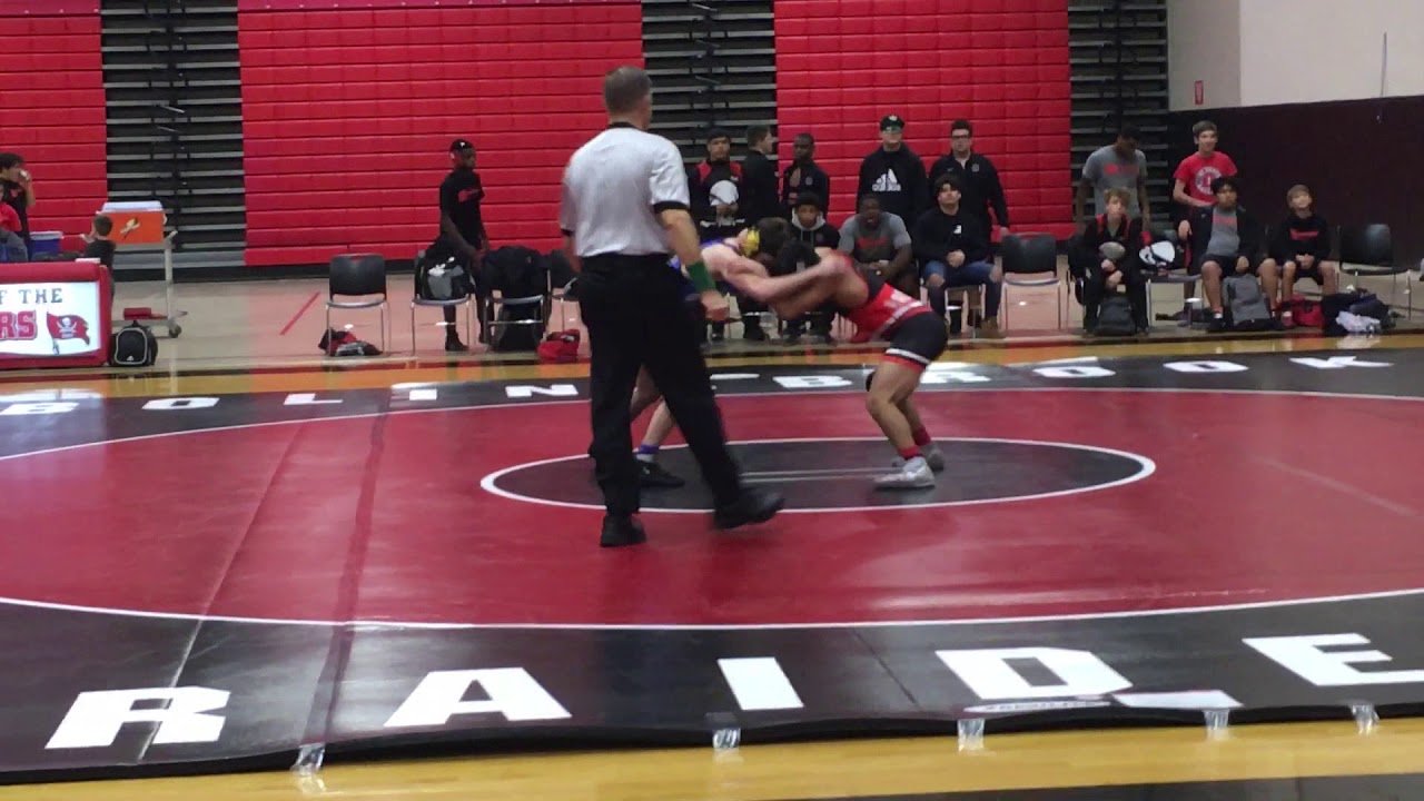 Andrew Serna wrestling 145lbs - YouTube