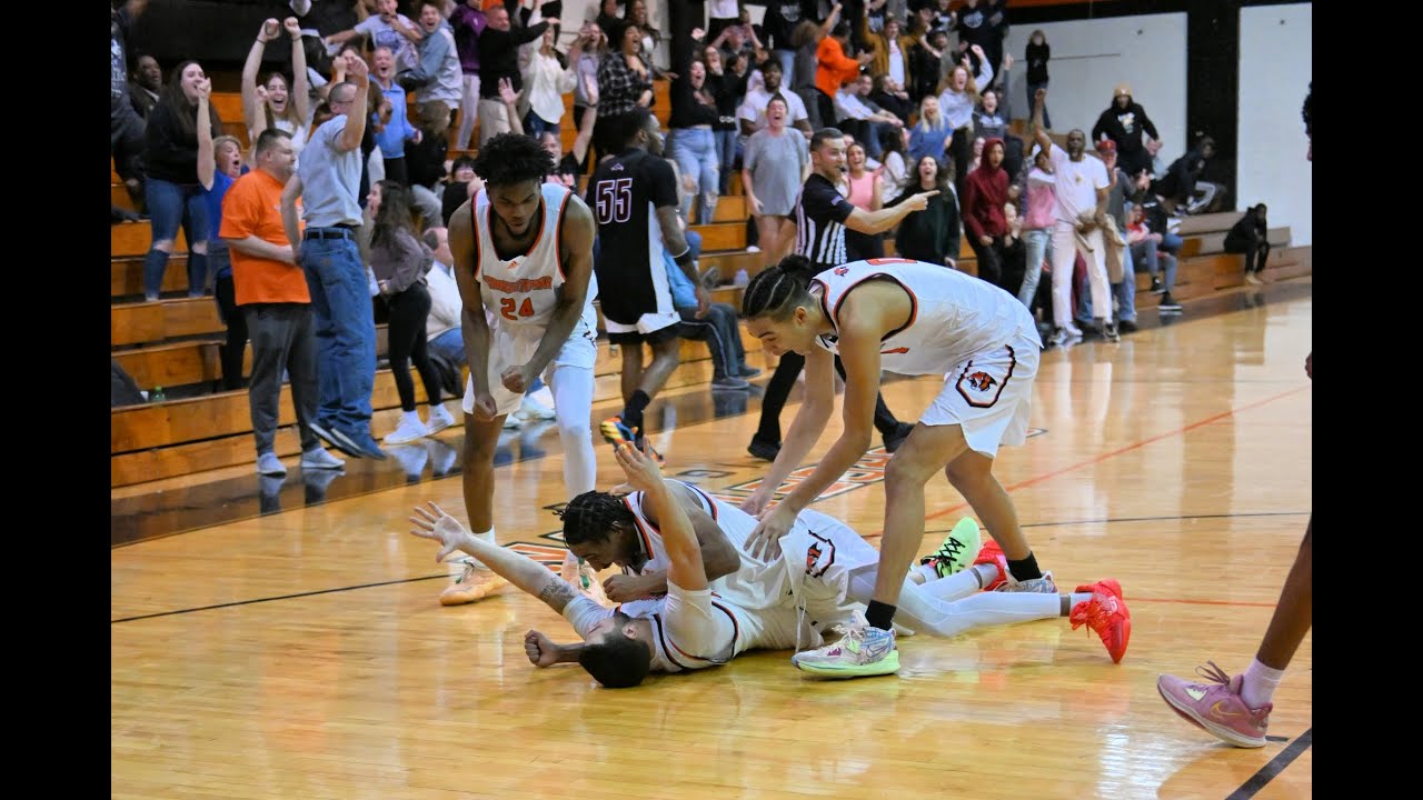 Jake Ohmer buzzer-beater vs Cumberland - YouTube