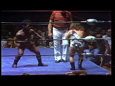 Lord Littlebrook vs. Bobo Johnson (1975/03/28) - YouTube
