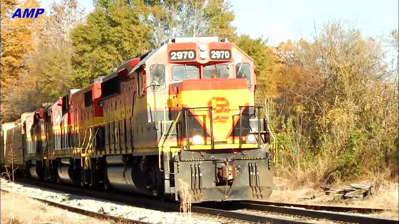 Kansas City Southern KCS 2970 Meridian | GP40-2 - YouTube
