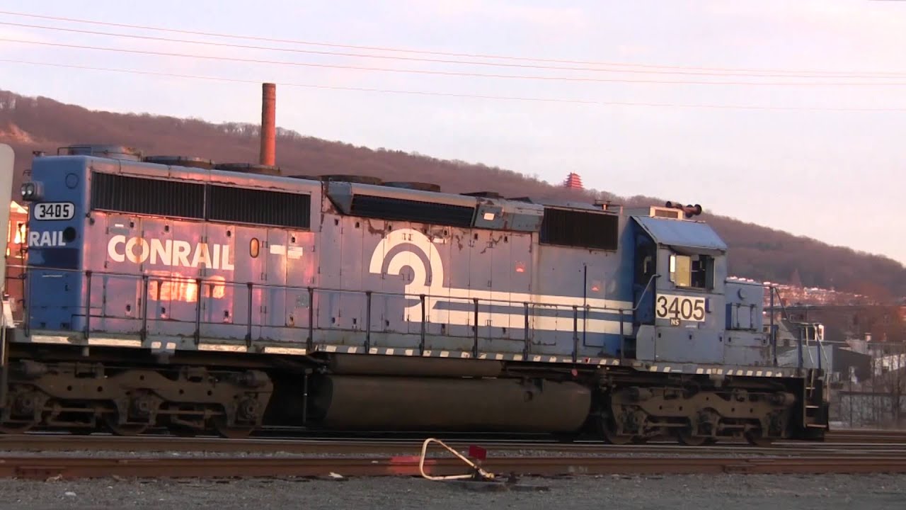 [HD] NS #3405 "CR" SD40-2 working on H33 local- January 24, 2012 - YouTube
