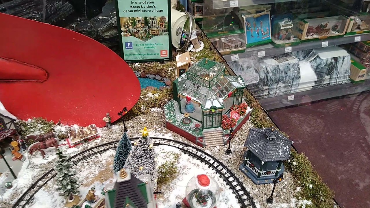 Christmas Display At Strikes, Stokesley - YouTube